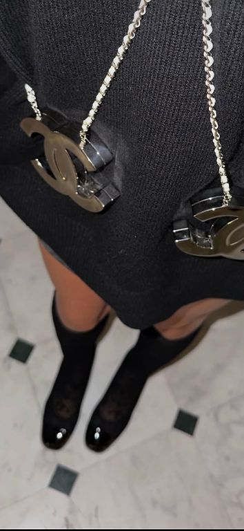 Chanel cruise spring-summer 25 CC Logo silver clutch / Forums / Andele ...